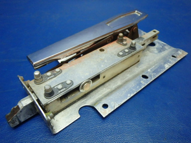 Cessna 1717039-3 CABIN DOOR LATCH ASSEMBLY-LH (See details)